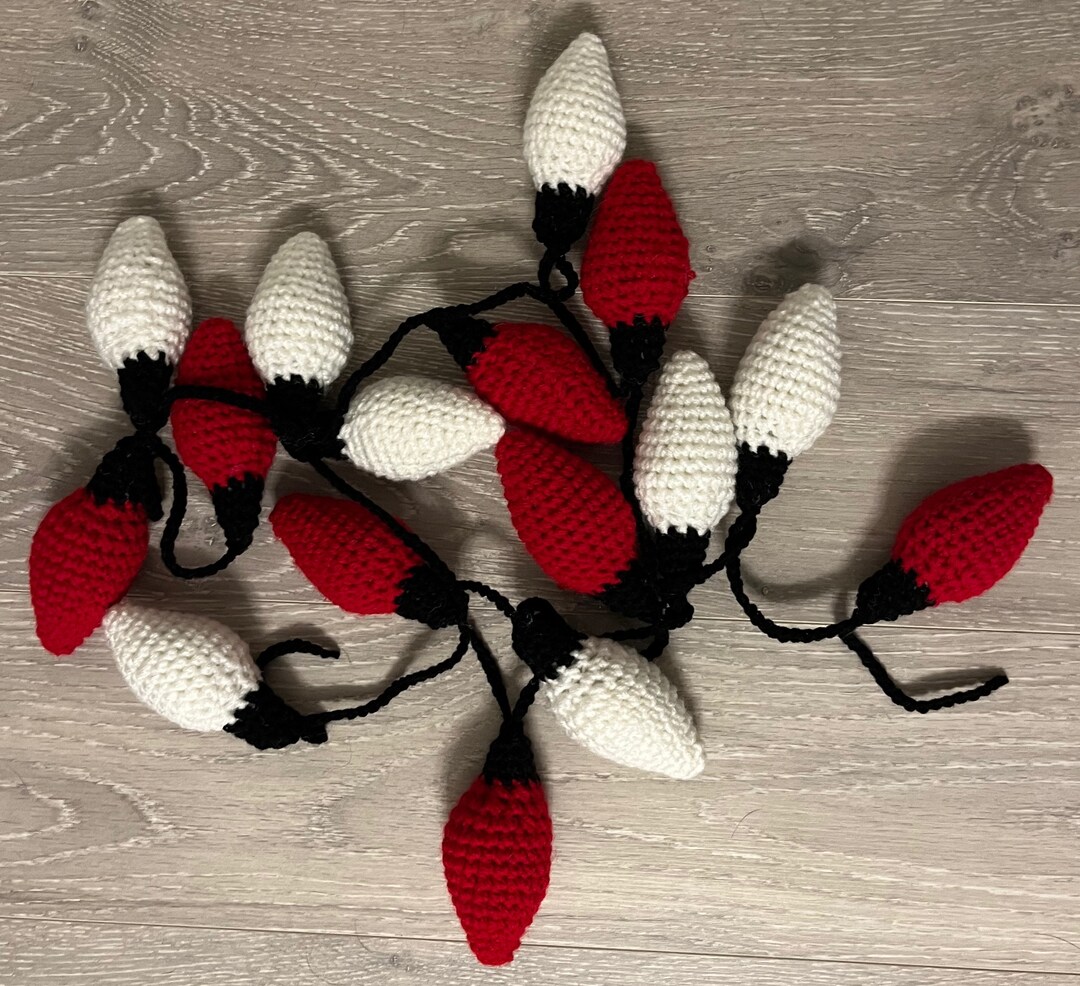 Candy Cane Crochet Christmas Light Bulb Garland | Crochet X-mas Light ...
