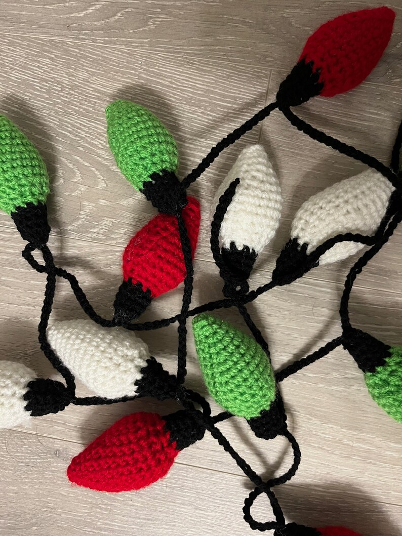 Grinch Themed Crochet Christmas Light Bulb Garland Crochet - Etsy