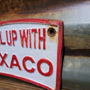 VINTAGE TEXACO ARROW Cast Iron Advertising Sign Gas Pump Plate Motor ...