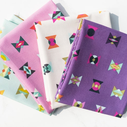 Tula Pink Spirit Animal PWTP099 Retweet by the FQ | Etsy