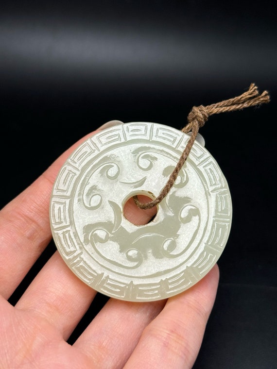 Beautiful and rare Ruyi pattern jade hand carved from… - Gem