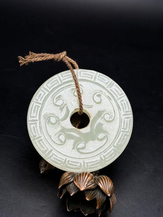 Beautiful and rare Ruyi pattern jade hand carved from… - Gem