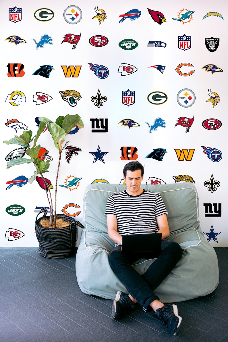 NFL Decor Wallpaper, Hype Room, American Football Wallpaper, Sporty ...