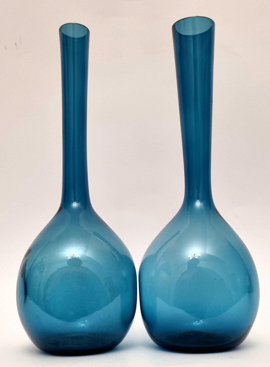 Mid Century Modern Arthur Percy Gullaskruf Art Glass Vases - Set of 2 ...