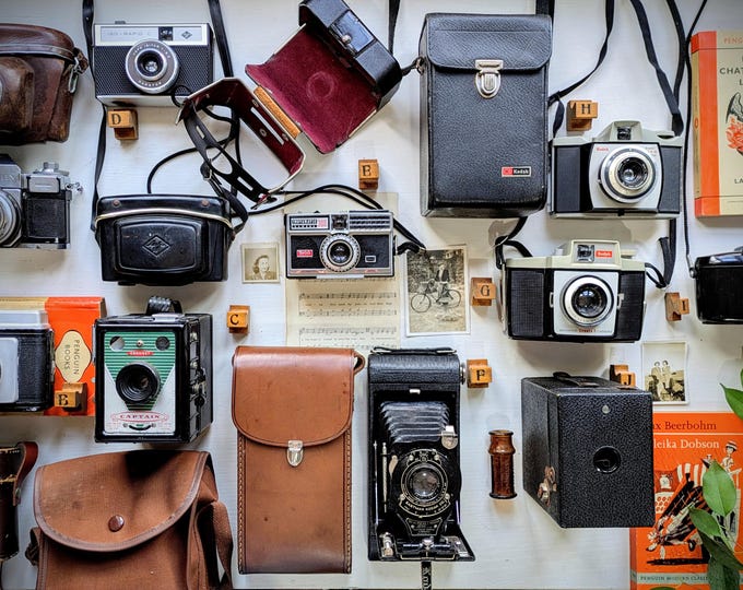 Vintage Camera. 1920s to 1960s Retro Cameras & Cases. Box/folding/slr ...