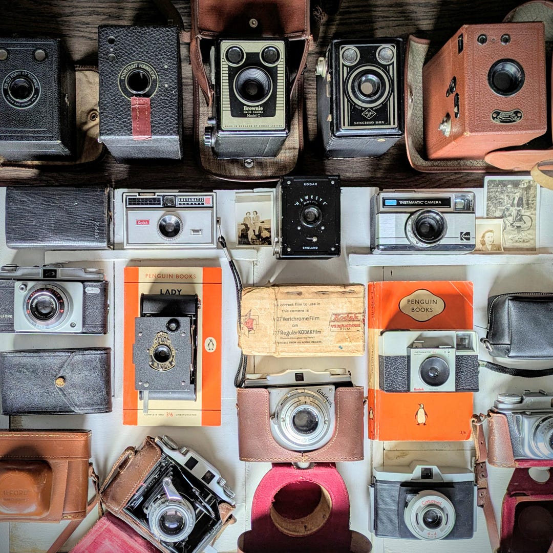 Vintage Camera. 1920s to 1960s Retro Cameras & Cases. Box/folding/slr ...