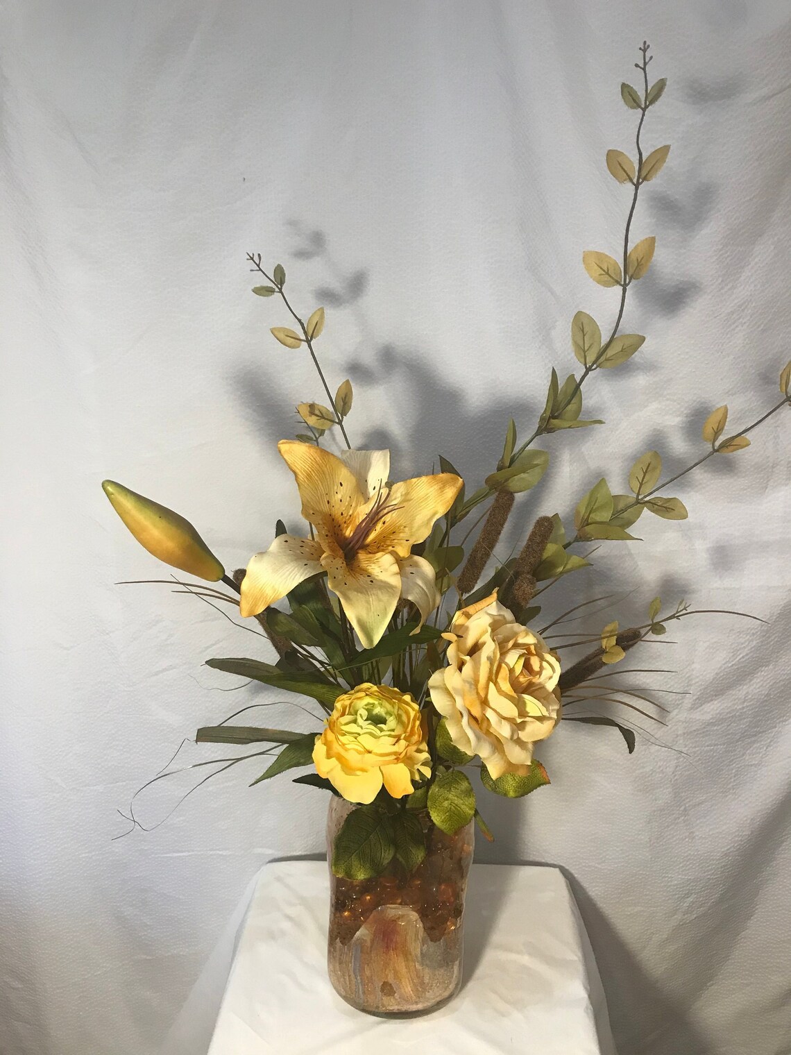 YELLOW GOLD ROSES Beautiful Flower Arrangement - Etsy