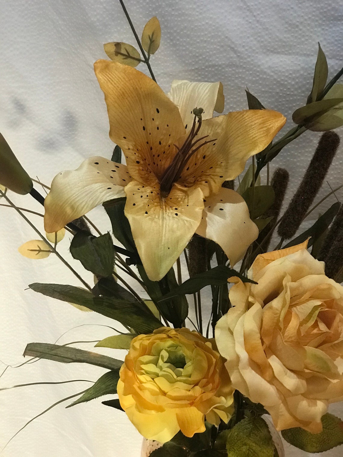 YELLOW GOLD ROSES Beautiful Flower Arrangement - Etsy