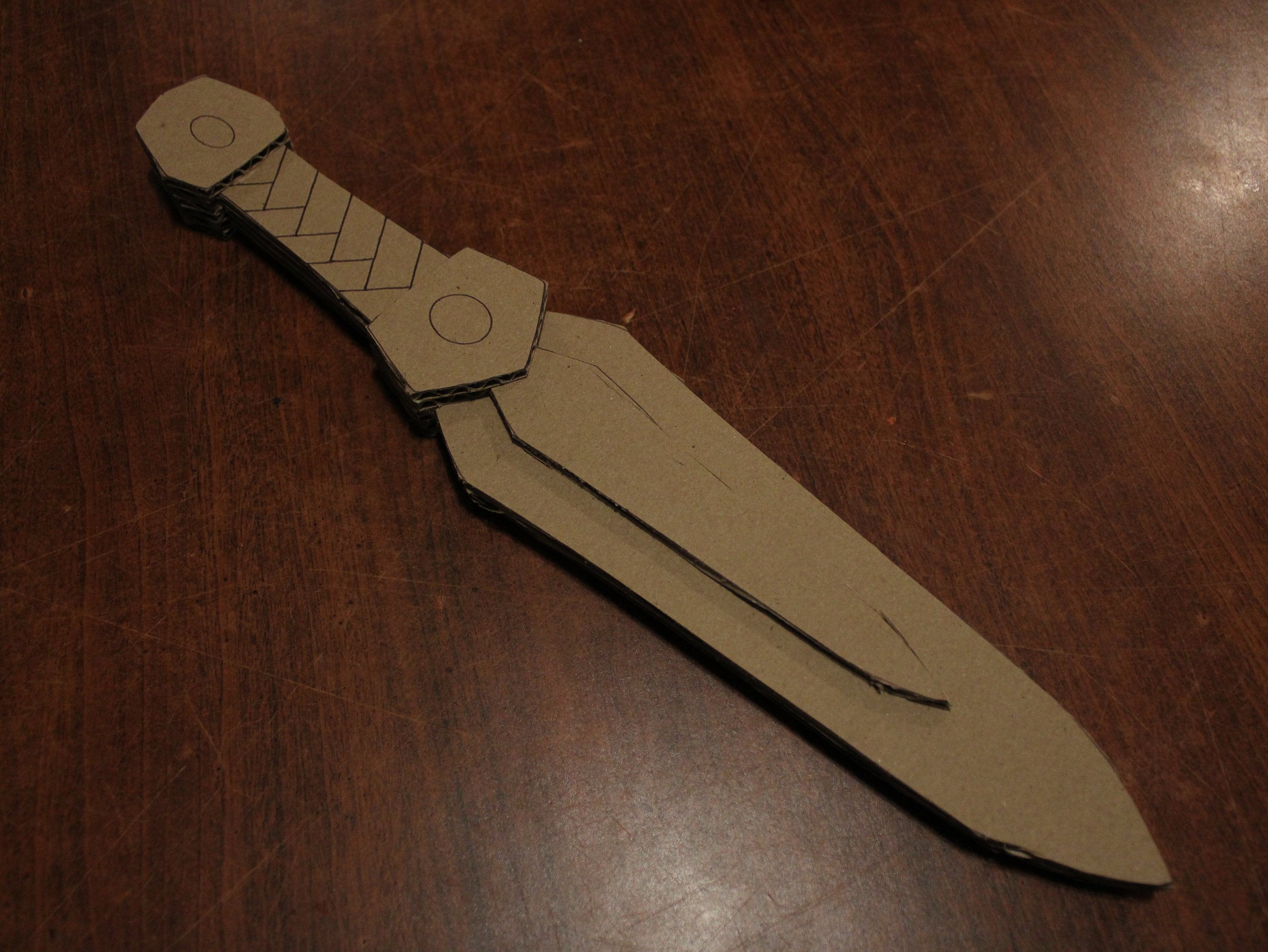 Daga con bandas // Espada de cartón con patrón imprimible en PDF ...