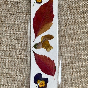 Real Pressed Flower Laminated Bookmarks - Etsy