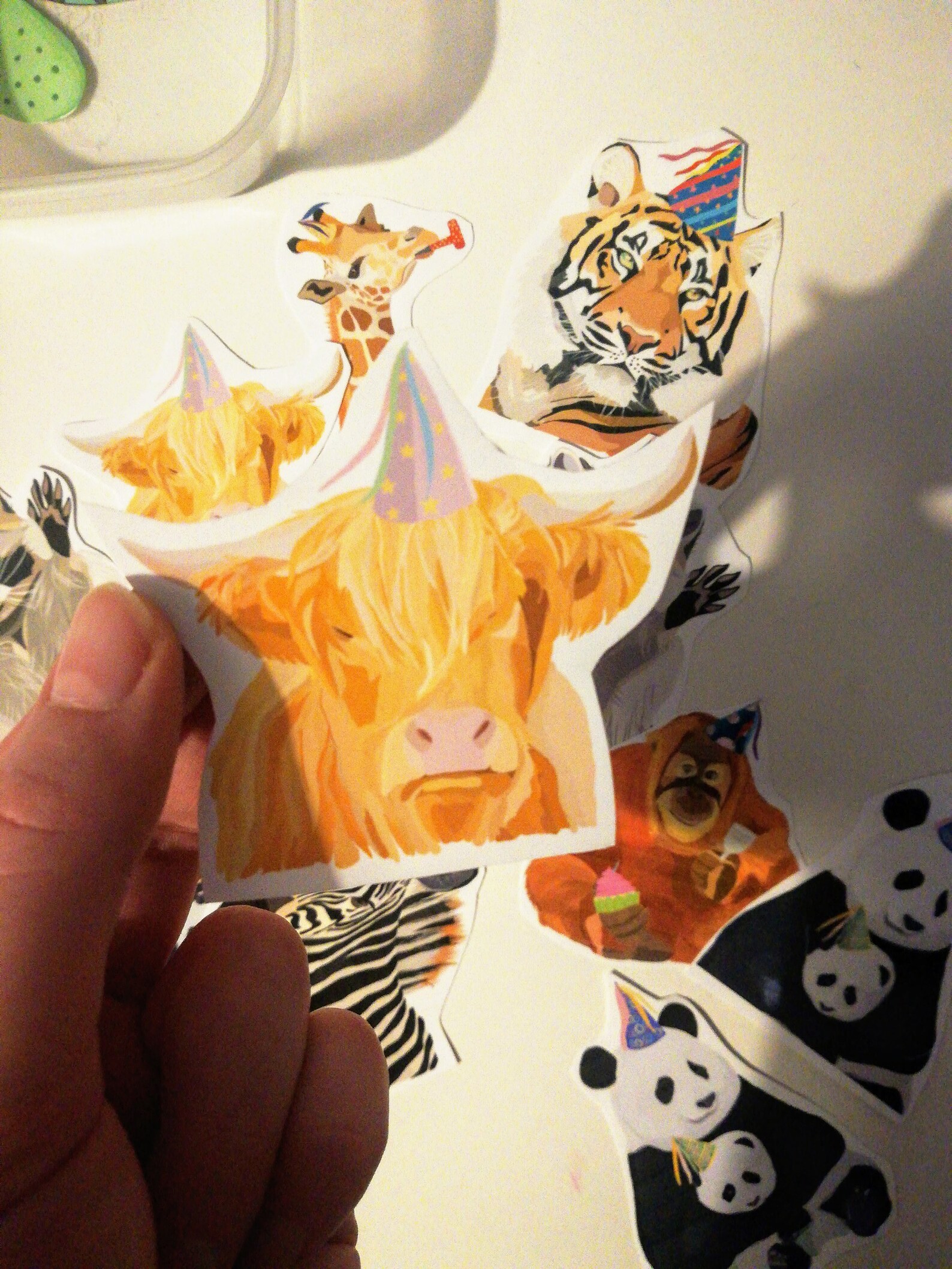 Highland Cow party hat sticker | Etsy