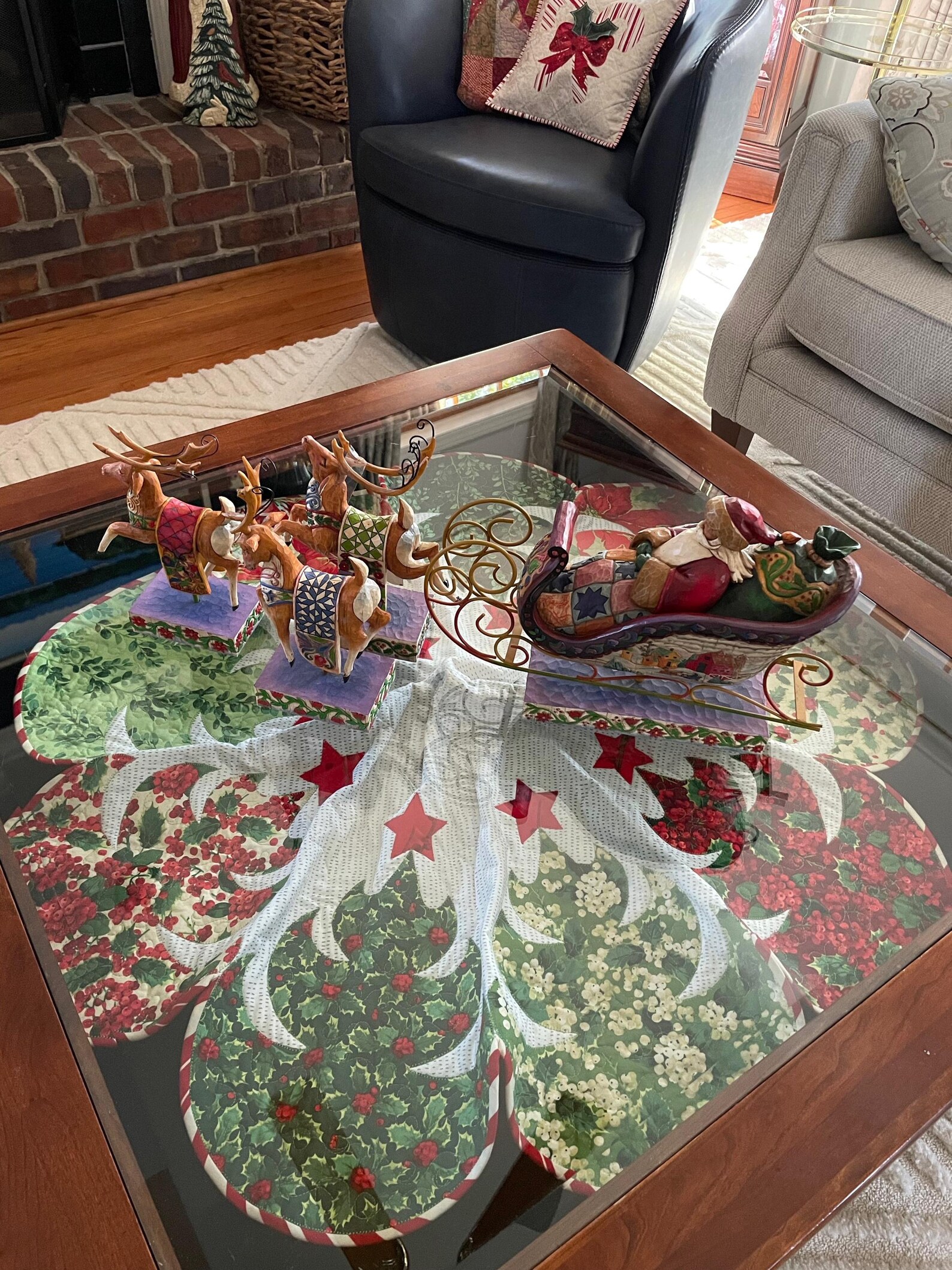 Around the Holly, Table Runner, Quilted Garden Designs, by Jenice ...