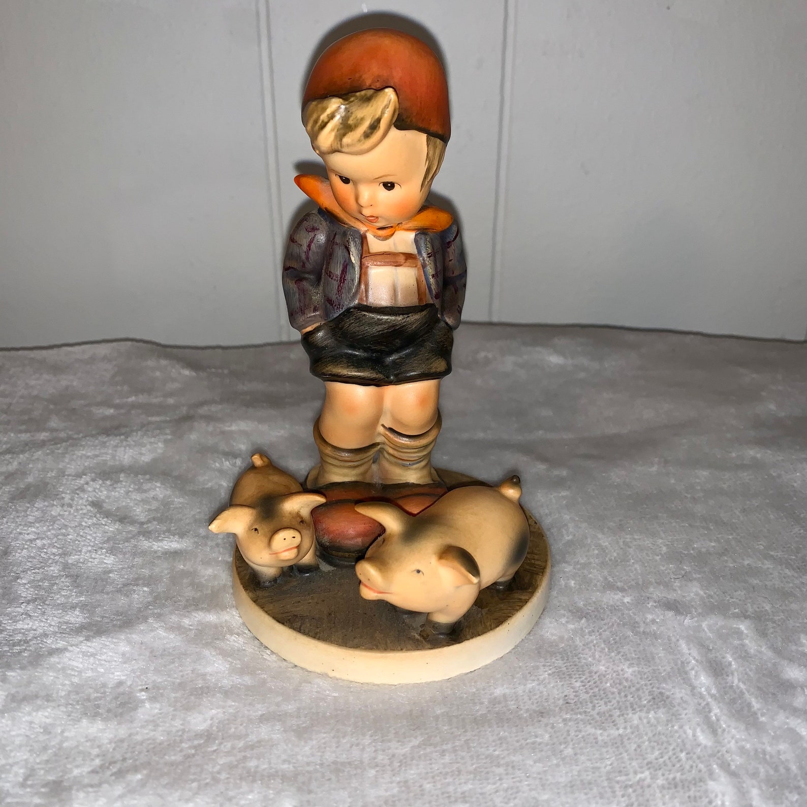 History of Hummel Figurines -How to Date Old Hummel Figurines | A ...