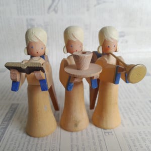 Vintage Erzgebirge Angels by Karl Max Dittmann, Trees and Carol Singers ...