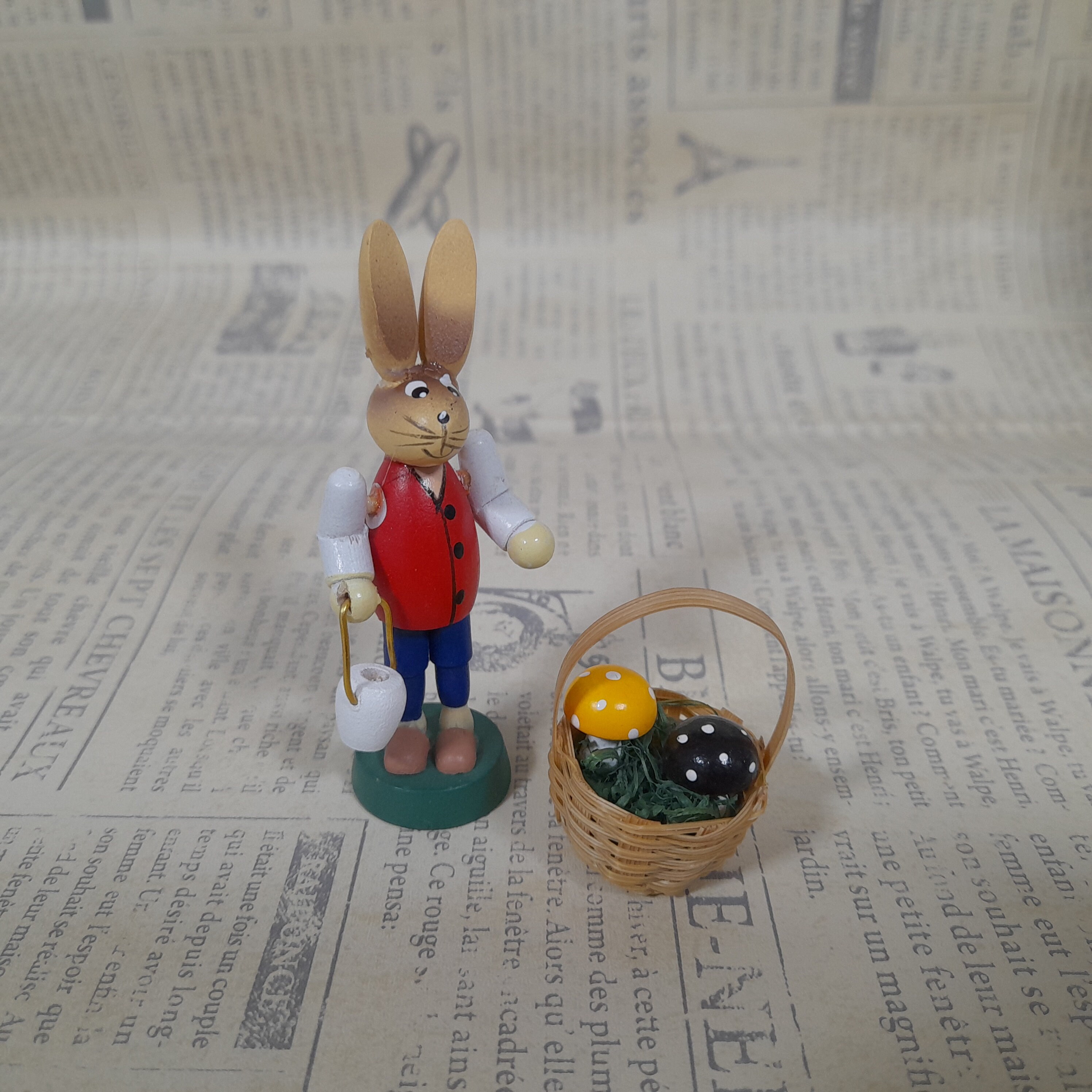 Vintage Bunnies Wooden Decoration Erzgebirge, Scene of 2 Easter Bunnies ...