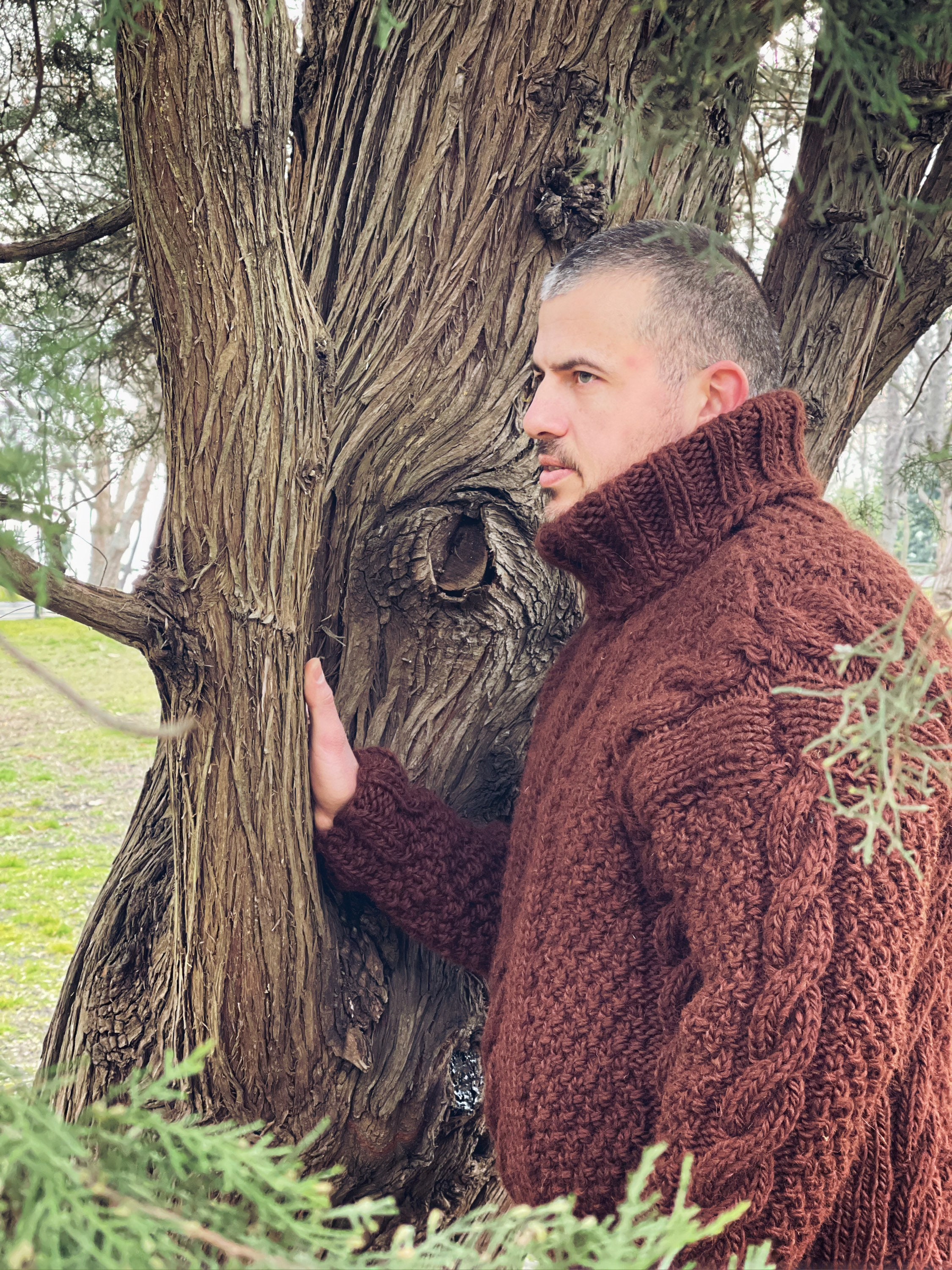 New Brown Bear Sweater, Chunky Men Looking, Thick, Heavy and New Brown Bear Sweater, Chunky Men Looking, Thick, Heavy and