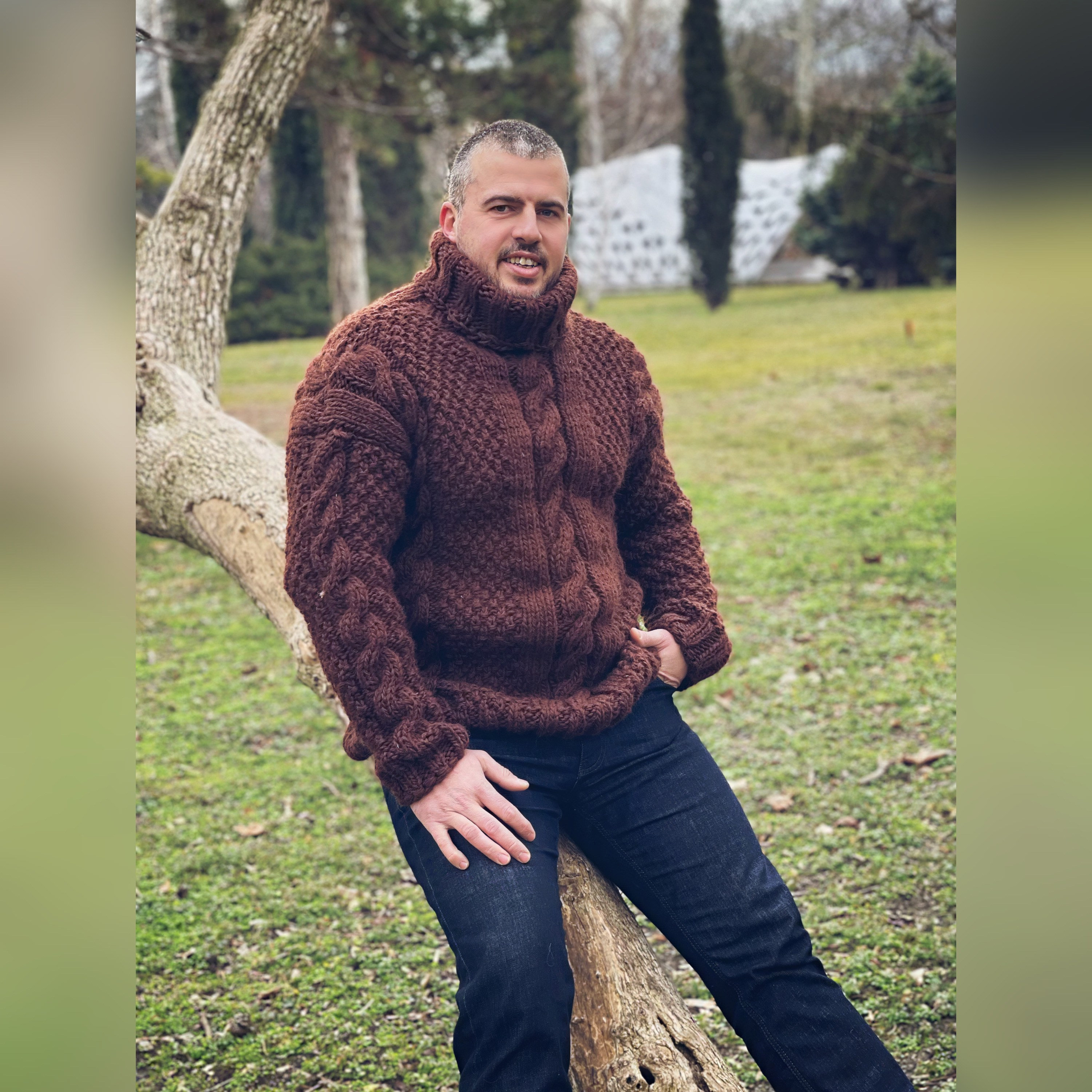 New Brown Bear Sweater, Chunky Men Looking, Thick, Heavy and New Brown Bear Sweater, Chunky Men Looking, Thick, Heavy and