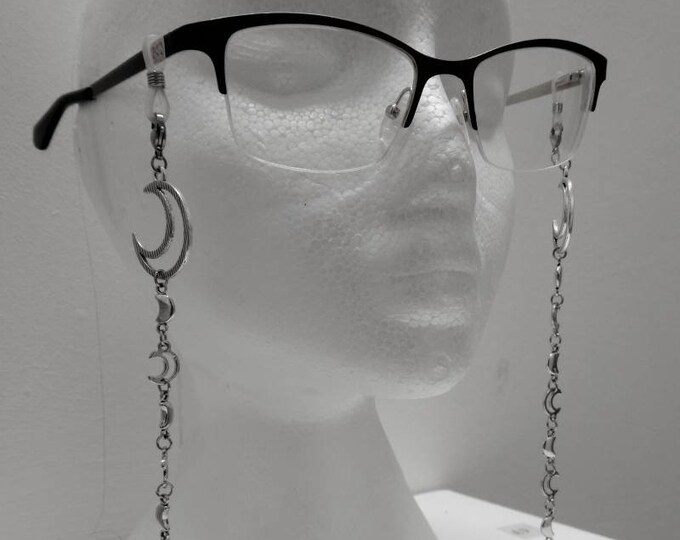 Crescent Glasses Chain: Gothic Chain, Goth Eyewear, Alt Accessory ...