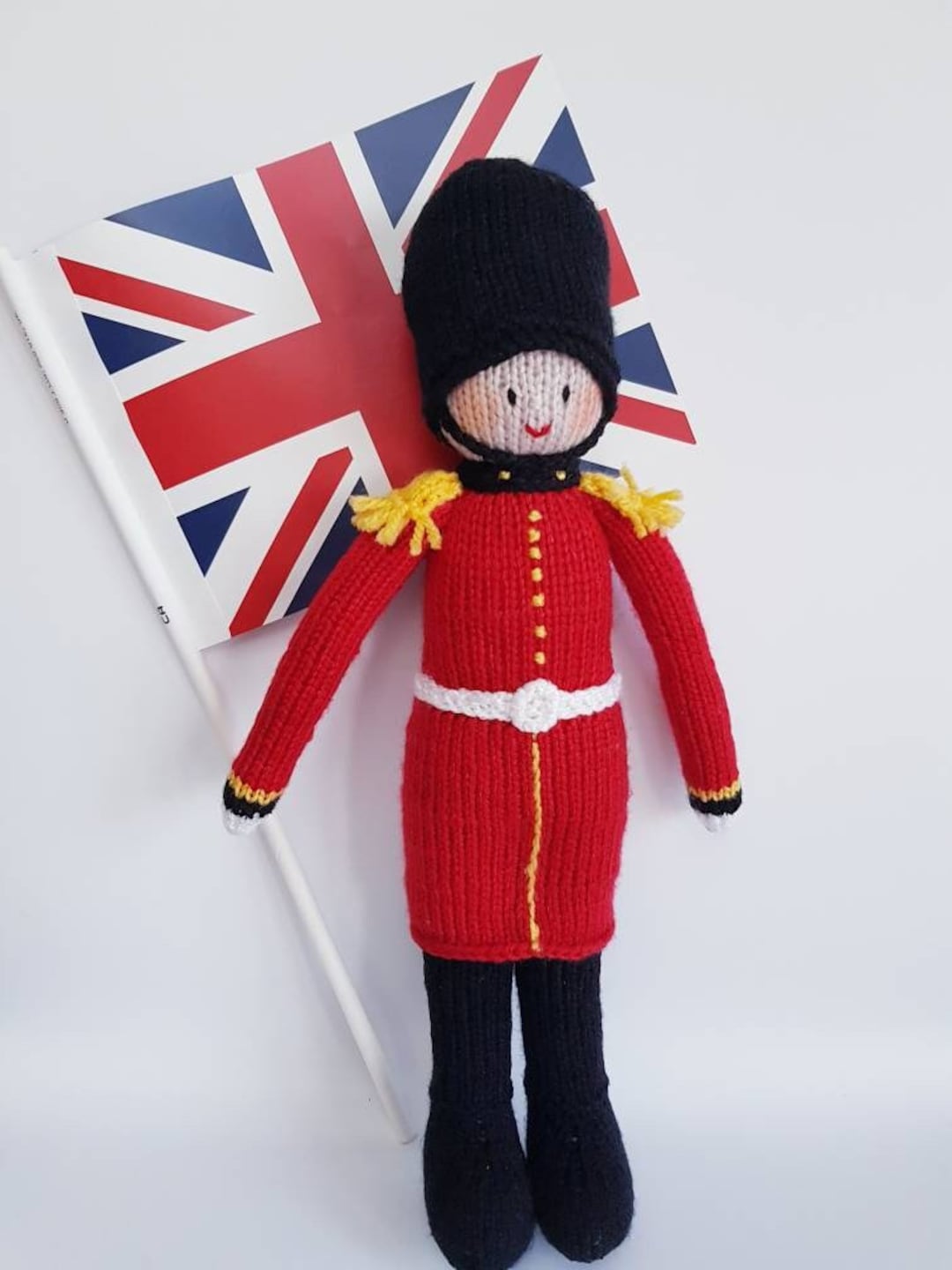 Royal guard | Knitted guard from Buckingham palace | Knitted Royal ...