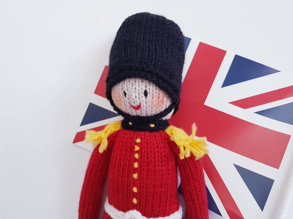 Royal guard Knitted guard from Buckingham palace Knitted Royal guard ...