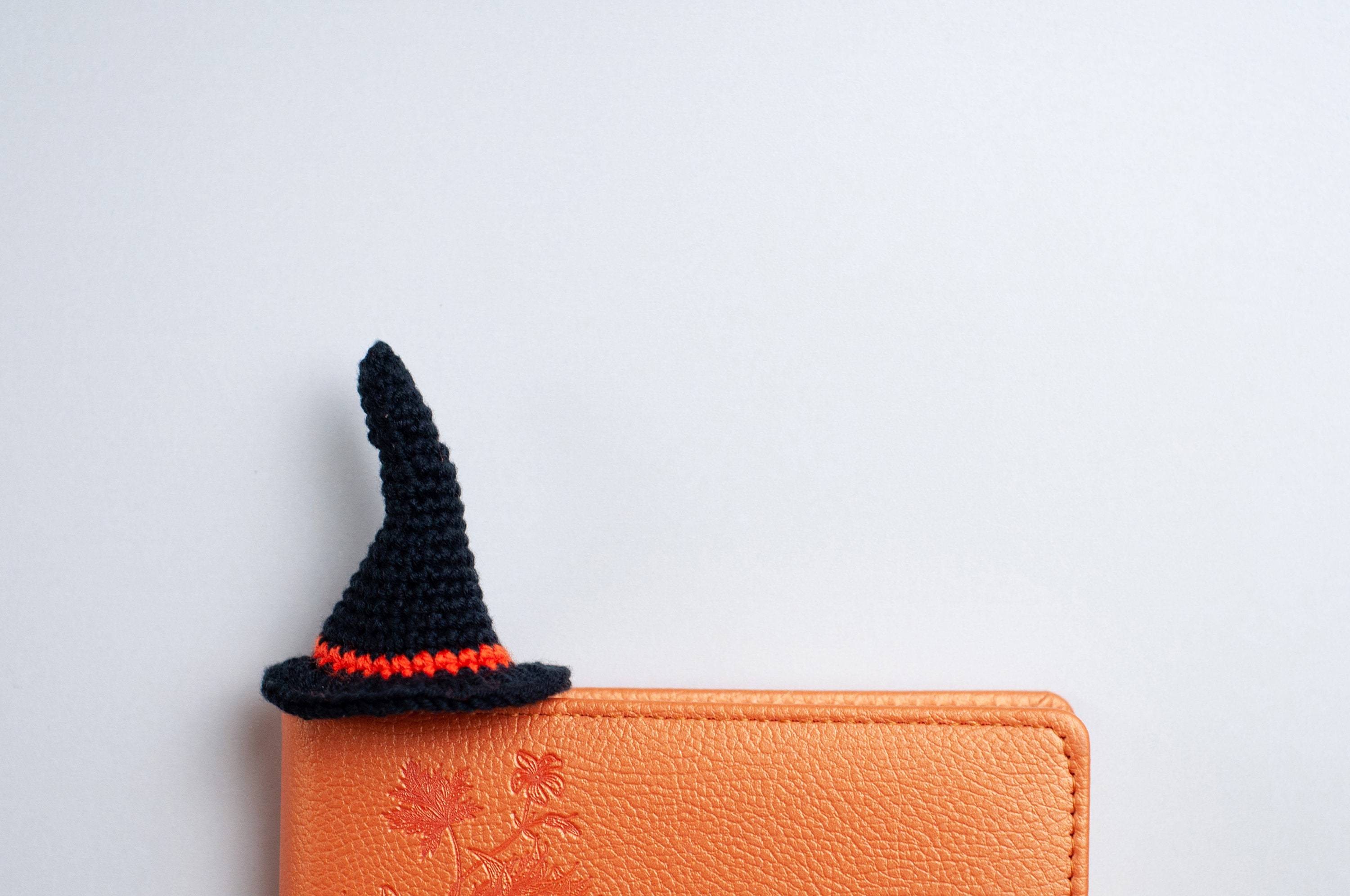 Witch Hat Bookmark Crochet Pattern. Crochet Halloween Bookmark Pattern ...