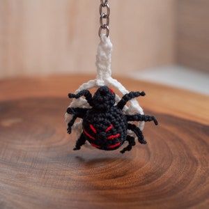 Spider Keychain Crochet Pattern. Halloween Spider Pattern. Amigurumi ...