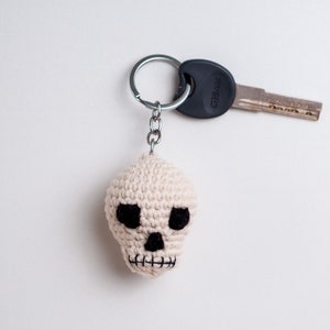 Halloween Skull Keychain Crochet Pattern PDF. Amigurumi Plush Accessory ...