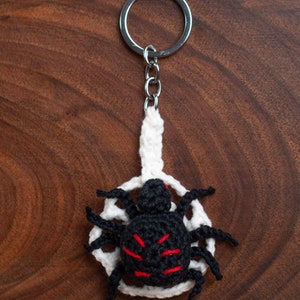 Spider Keychain Crochet Pattern. Halloween Spider Pattern. Amigurumi ...