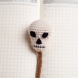 Skull and Bones Bookmark Crochet Pattern. Crochet Halloween Bookmark ...