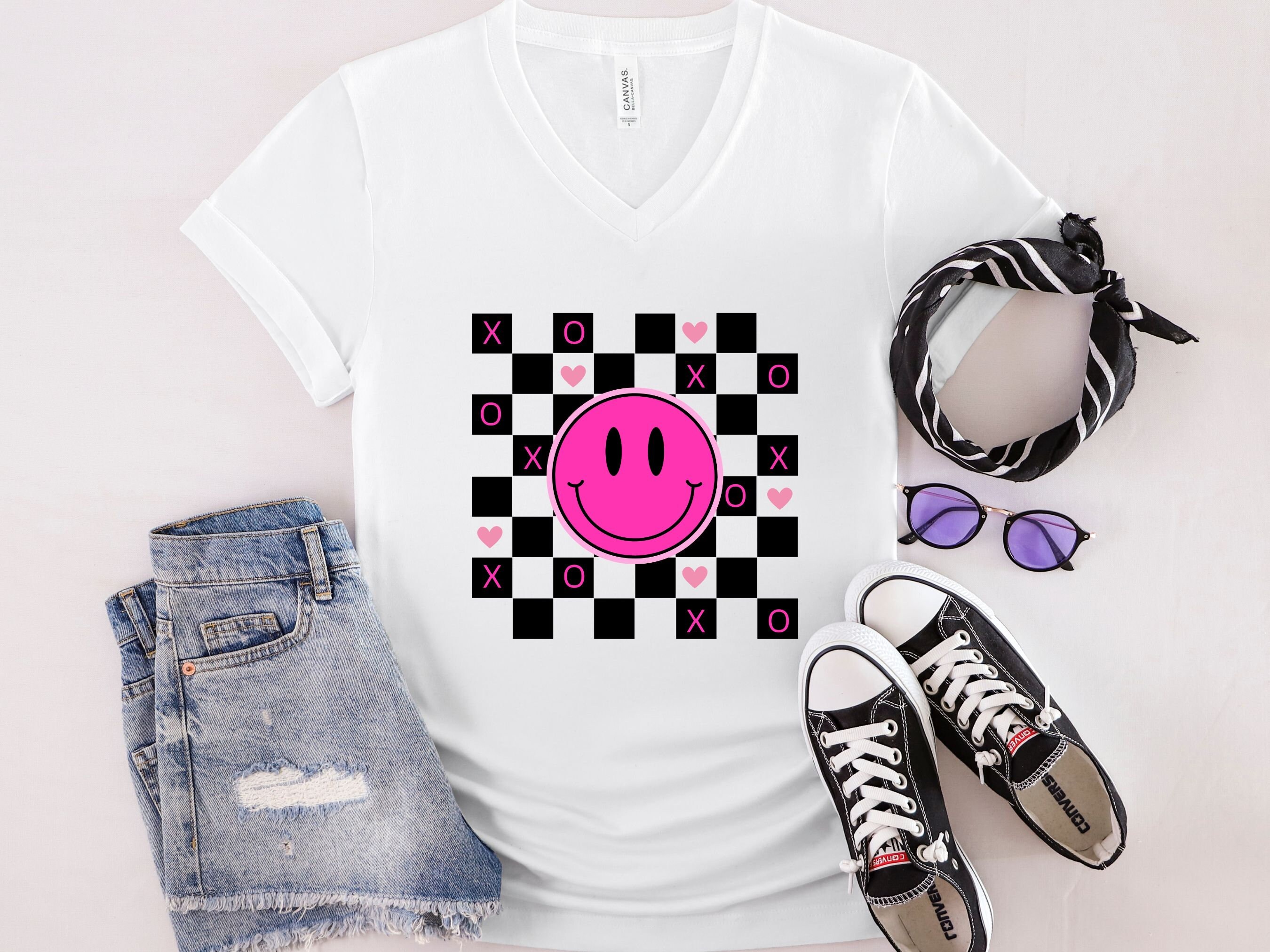 Valentine Checkered Smiley Face Png X's and O's Png Checkered Pattern ...