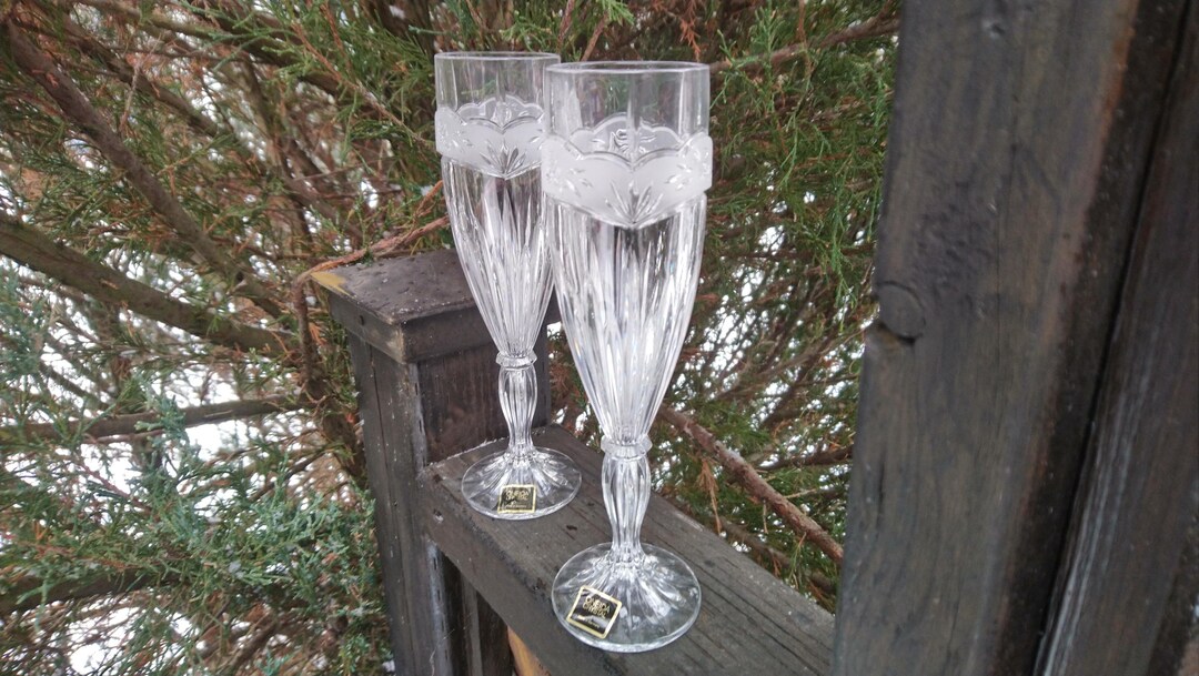 Oneida Crystal Glass Champagne Flutes, Southern Garden Pattern, Frosted ...