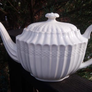 Spode Chelsea Wicker Pattern Teapot, Discontinued 1954-2003, Scalloped ...