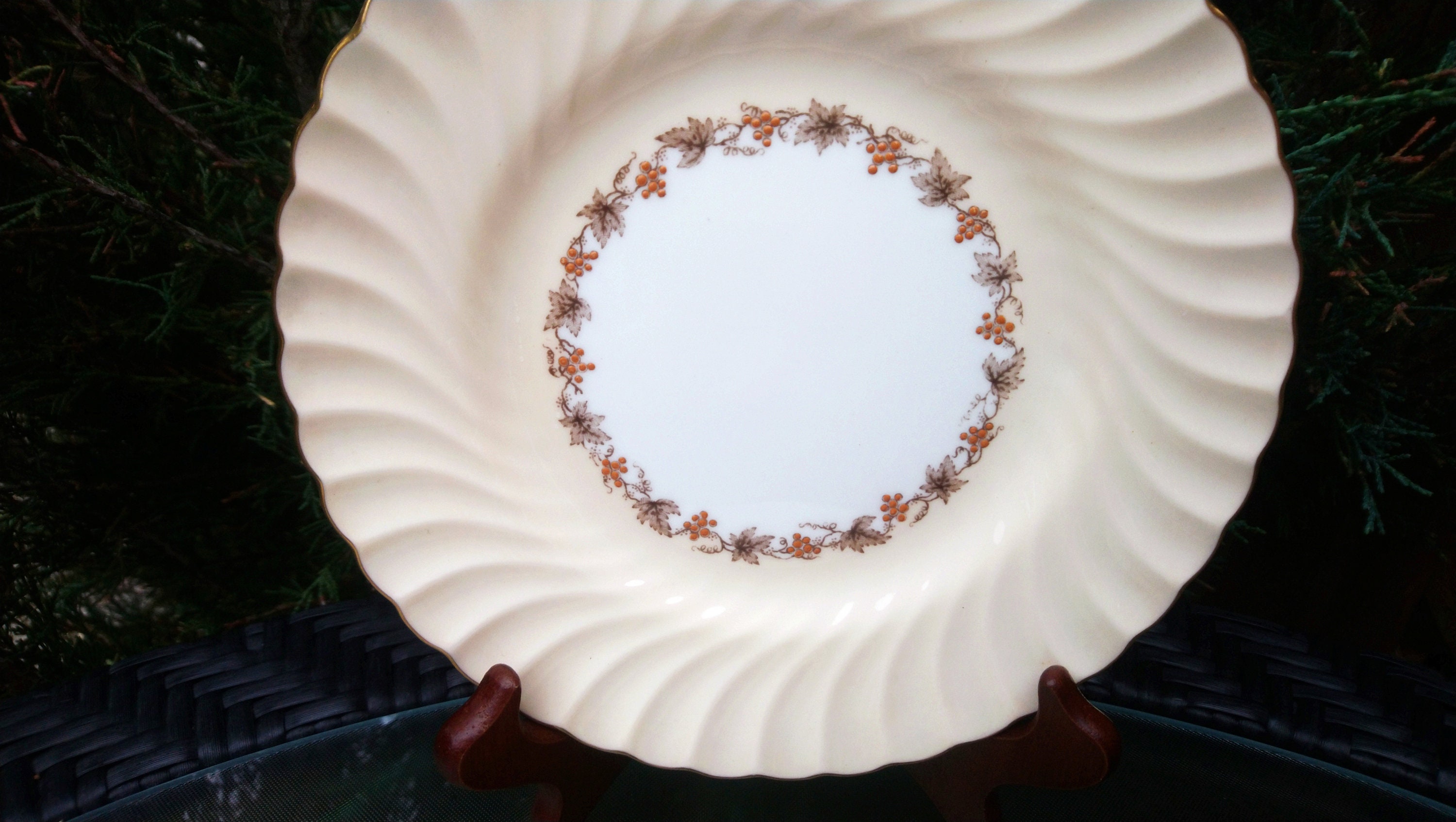 Minton "vineyard" Pattern, Discontinued 1943-1960, Buff Swirl Rim ...
