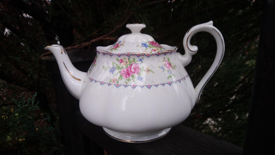 Royal Albert Teapot, Petit Point Pattern, Discontinued 1932-1997, Bone ...