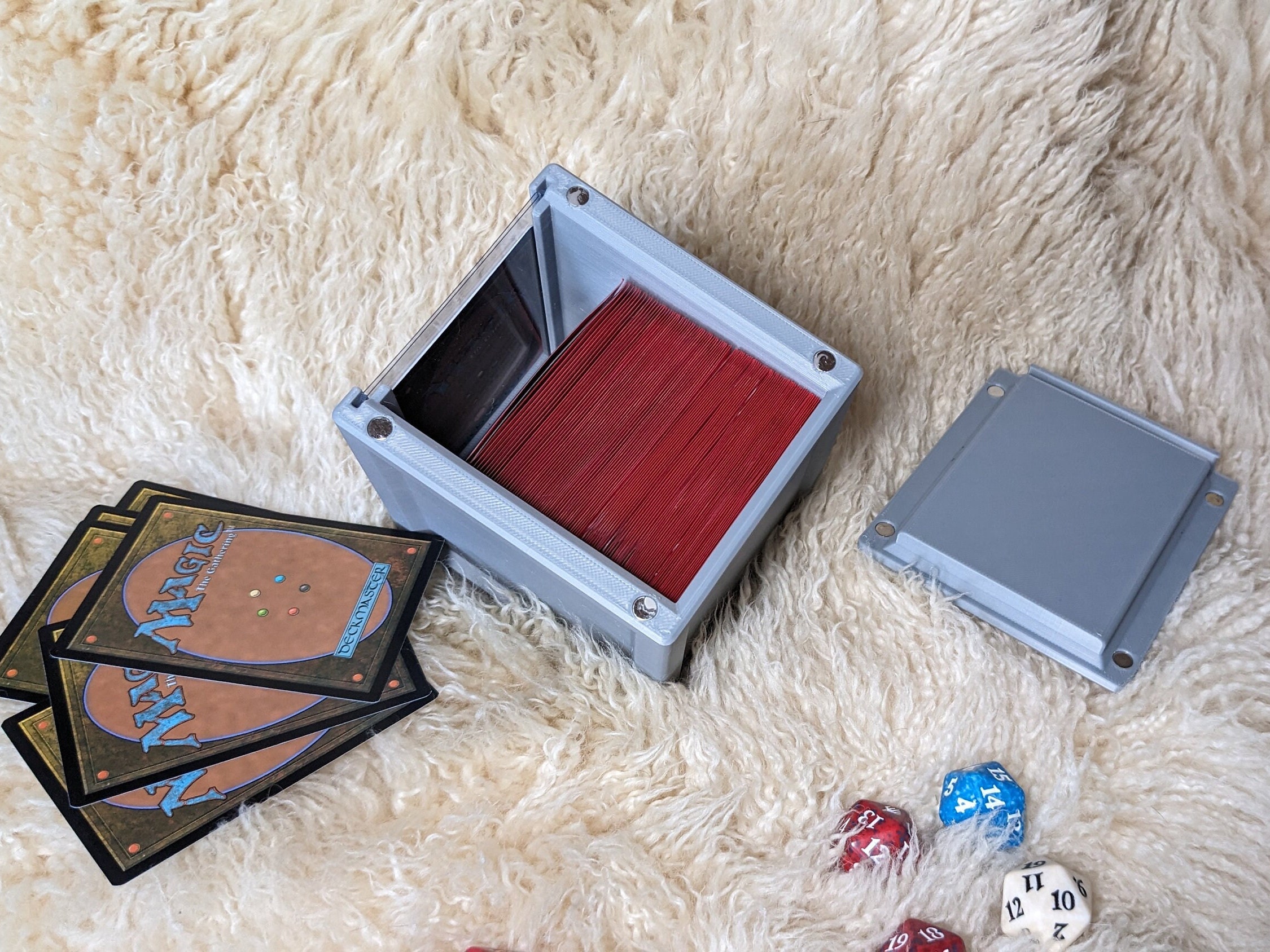 Commander Display Deck Box 100+ Double Sleeved Cards Magnetic 3D ...