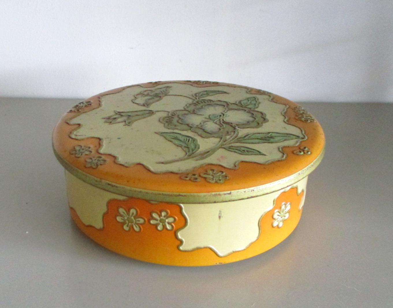 Vintage Belgium Chocolate Tin , Le Bon Chocolat Belge, Richly Decorated ...
