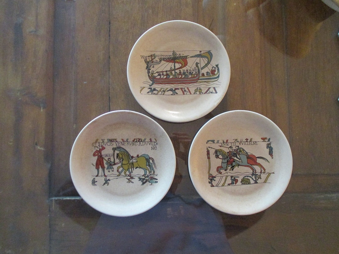French Bayeux Tapestry Wall Plates, Vintage French Bayeux Tapestry Wall ...