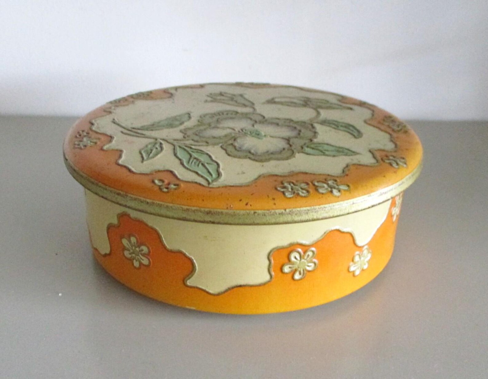 Vintage Belgium Chocolate Tin , Le Bon Chocolat Belge, Richly Decorated ...