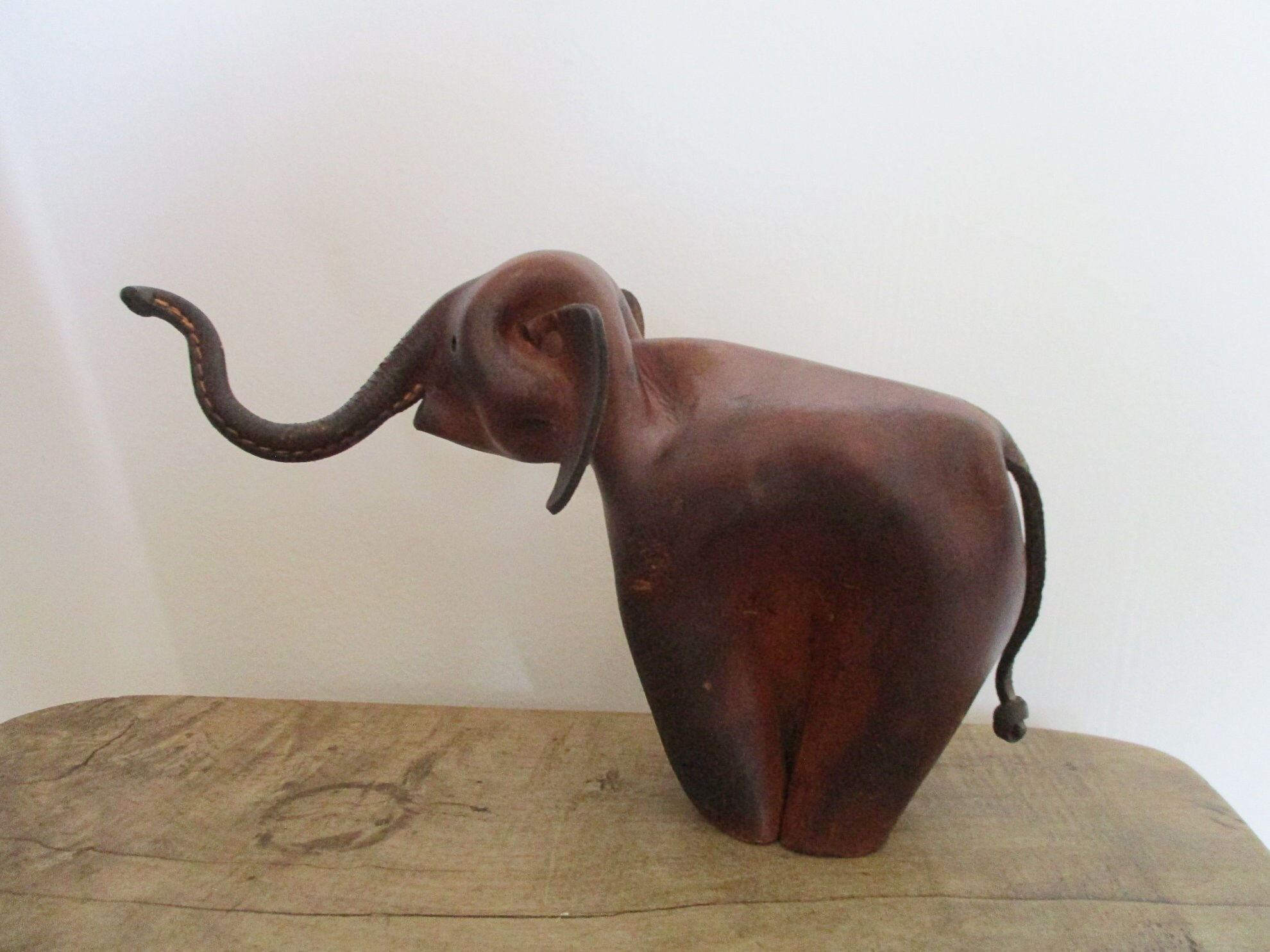Deru Leather Elephant Figurine, 1960s Deru Leather Elephant Figurine ...