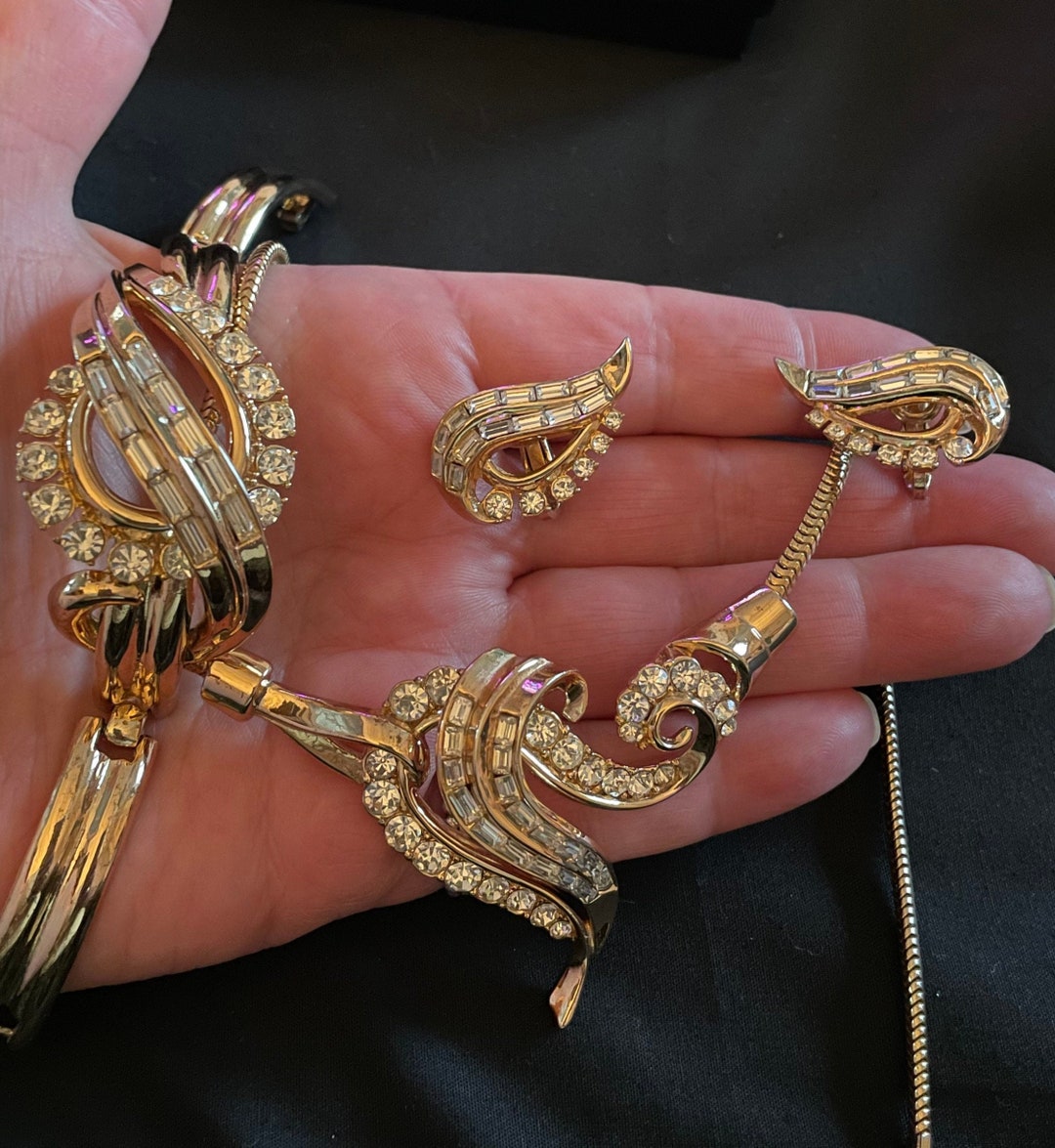 Vintage Trifari Necklace , Clip Earrings, Bracelet- Trifari Matching ...
