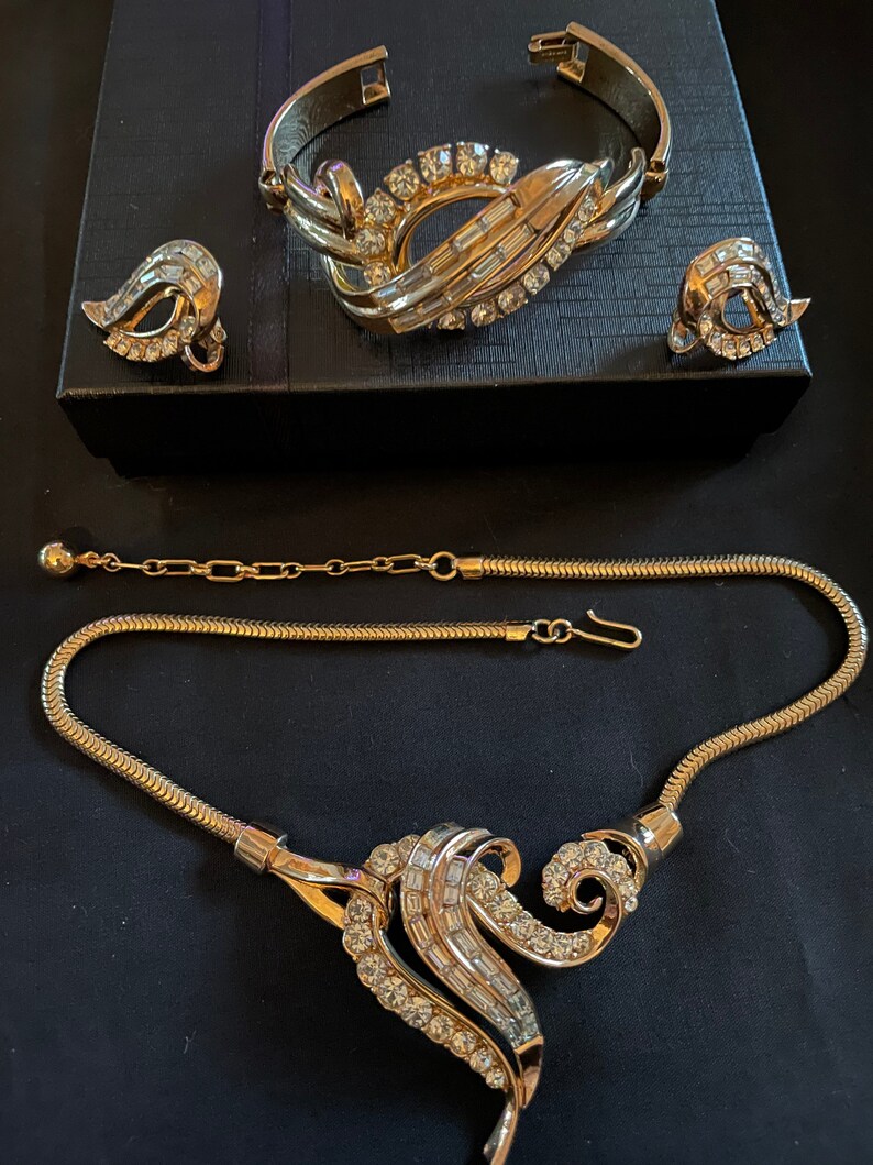 Vintage Trifari Necklace , Clip Earrings, Bracelet- Trifari Matching ...