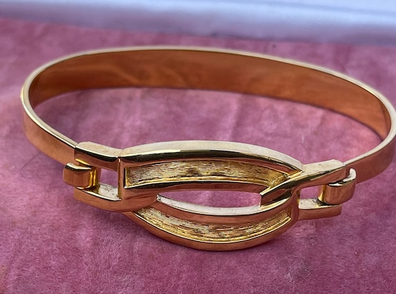 Vintage Trifari signed bracelet bangle - gold plated … - Gem