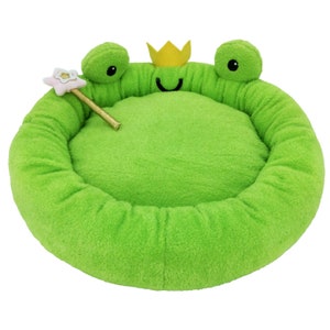 TONBO Frog Pet Bed With Wand Crinkle Toy - Etsy