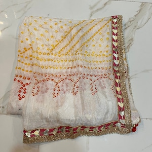 White Color Bandhani Bandhej Silk Dupatta for Women / Handmade Tie Dye ...