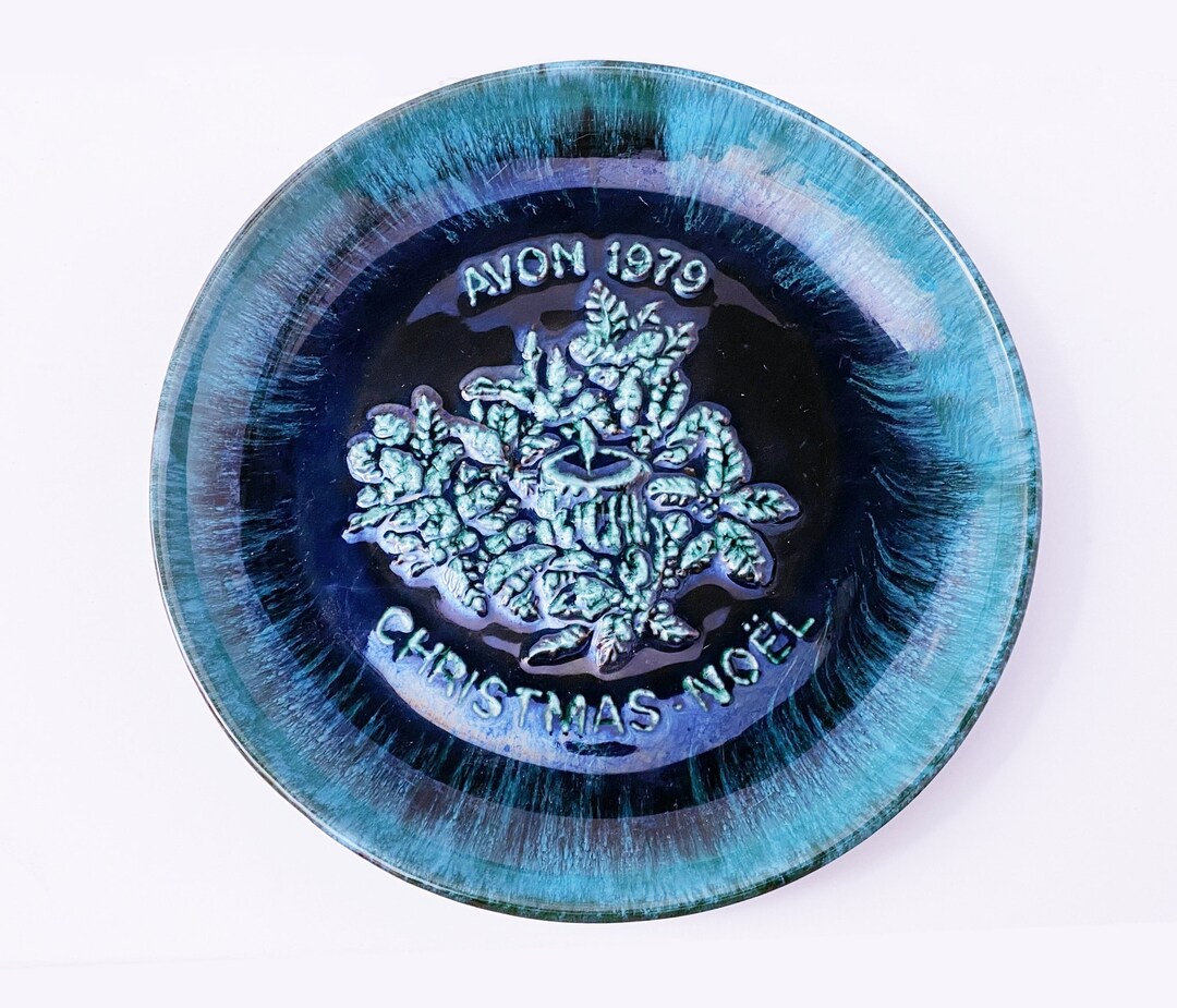 Vintage Blue Mountain Pottery Avon Christmas Plate: Green Flow Glaze ...