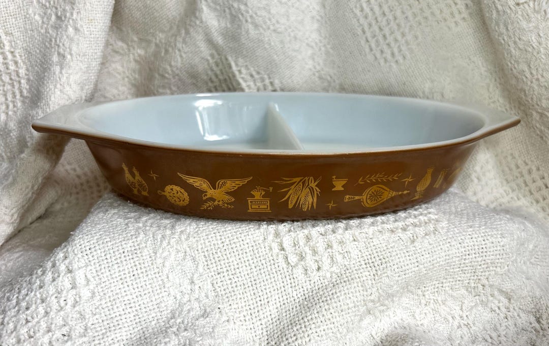 Vintage Pyrex 1960s 1 1/2 Quart Early American Brown and Gold ...