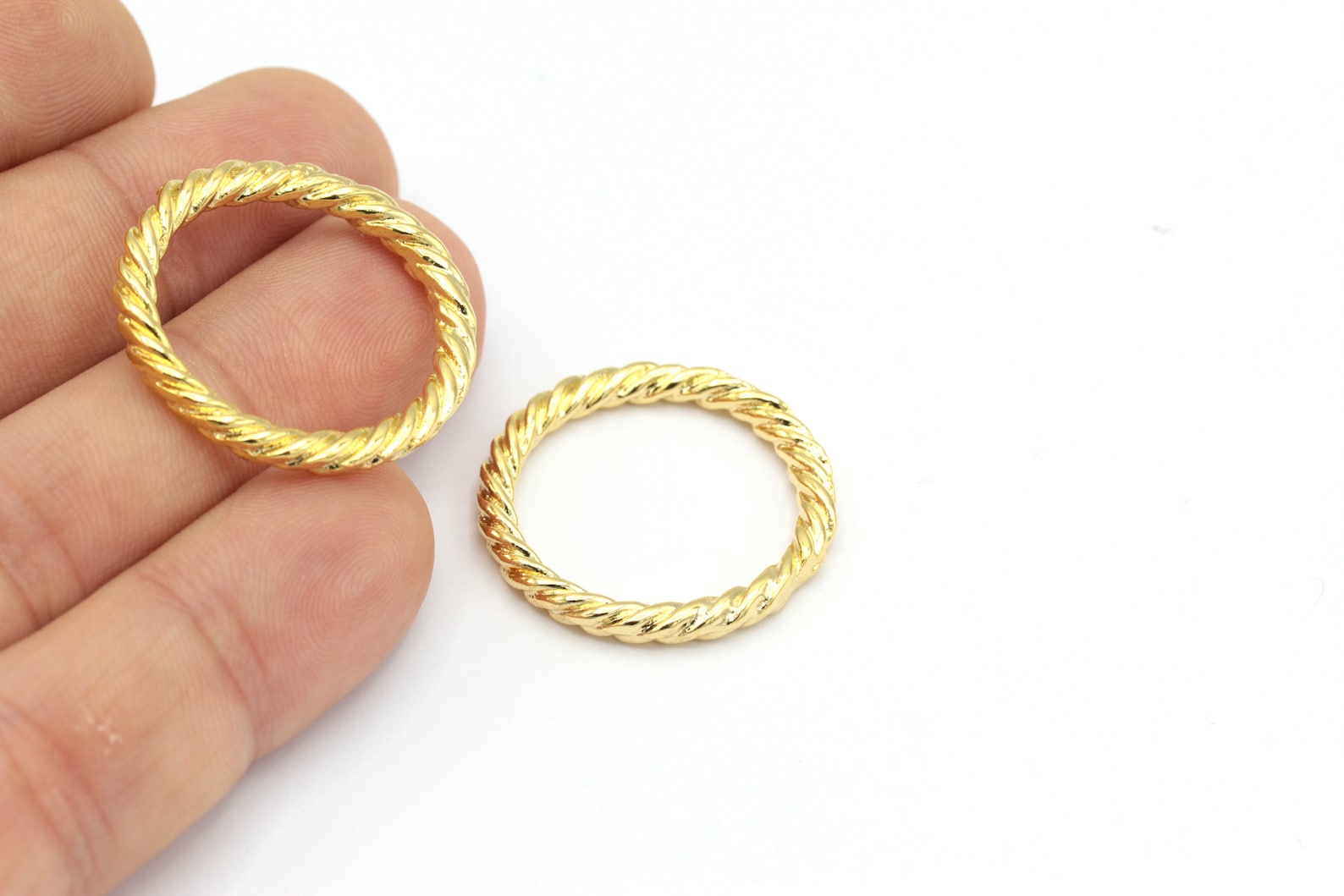 Hallazgos de Círculo Retorcido Lazo Redondo Chapado en Oro - Etsy España