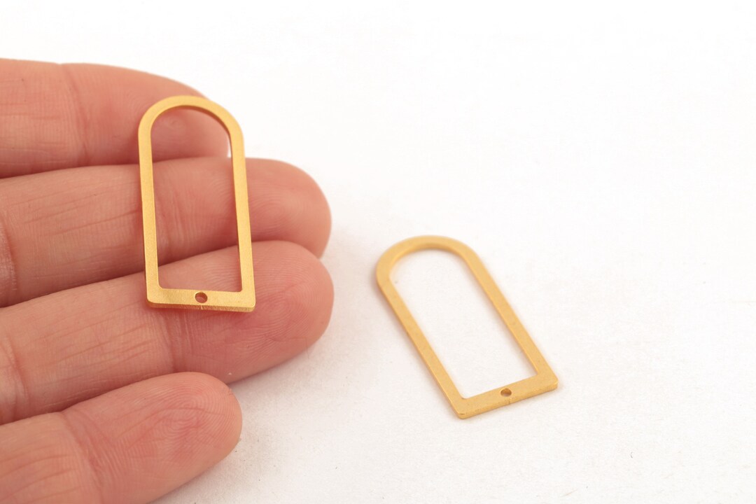 Matt Gold Plated D Shape Connectors With 1 Holes, D Shaped Pendant, D ...