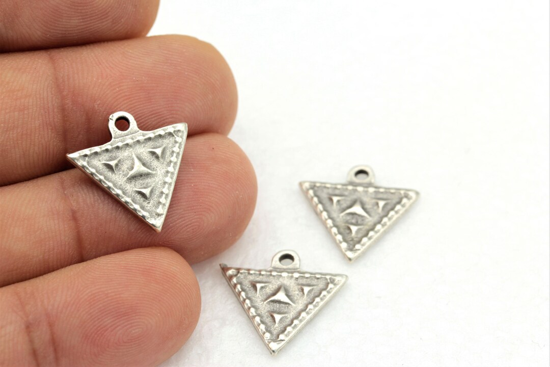 1 Pcs,(18x19mm)antique Silver Medallion , Triangle Necklace , Triangle ...