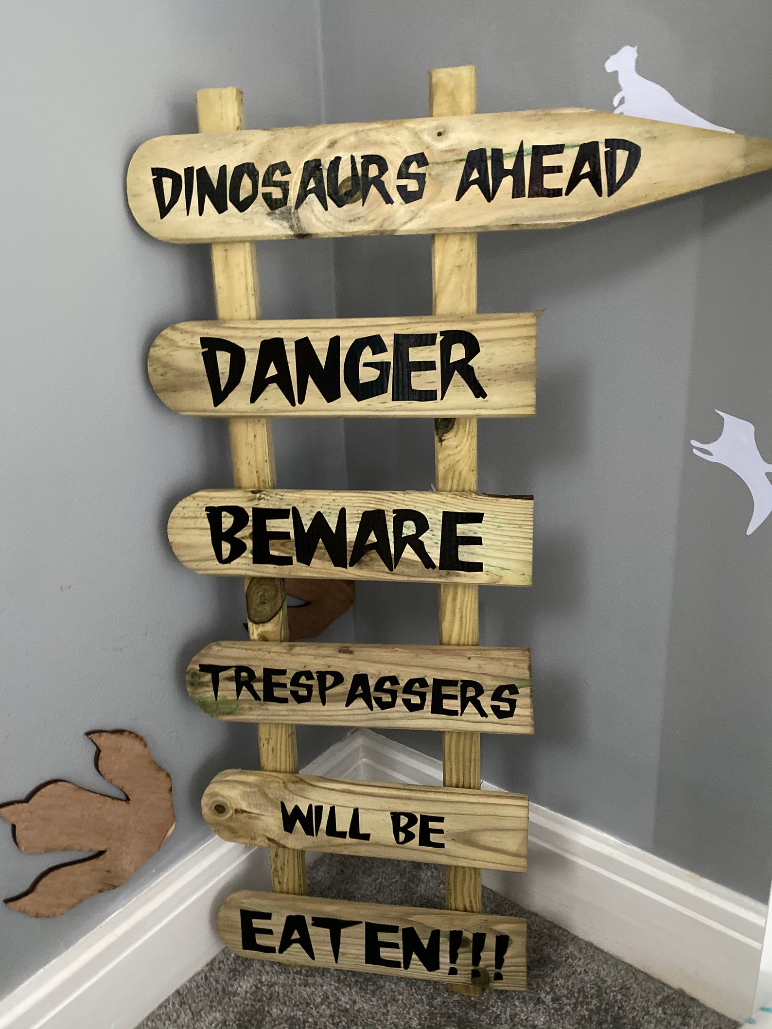 Home Made Wooden Dinosaur Sign Bedroom Decoration Boys Dinosaur Bedroom ...